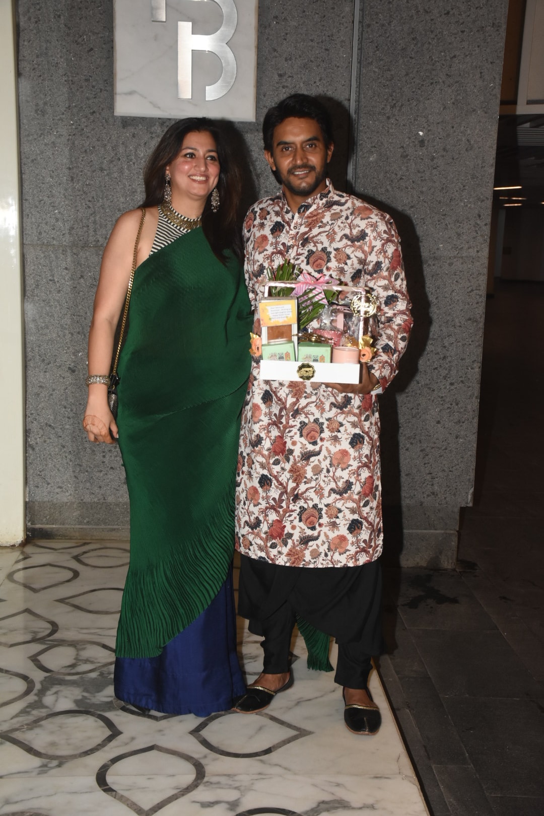 Ananya Panday, Kriti Sanon, Kartik Aaryan, Karan Johar, Taapsee Pannu ...