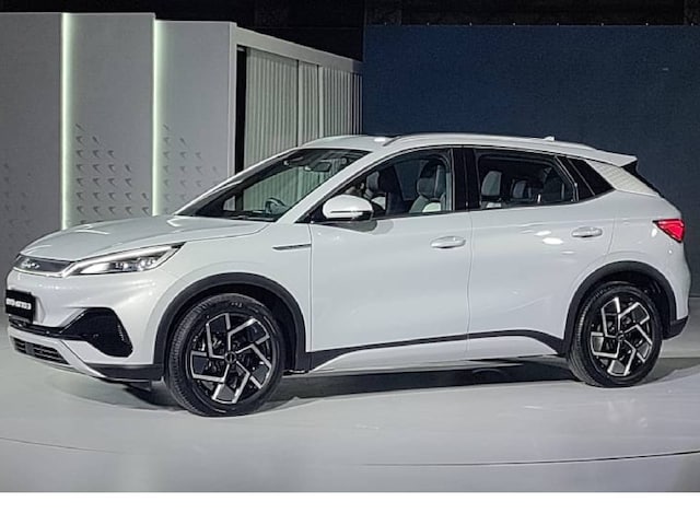 BYD ATTO 3 Electric SUV Unveiled in India with Range of 521 Km on Single Charge - News18