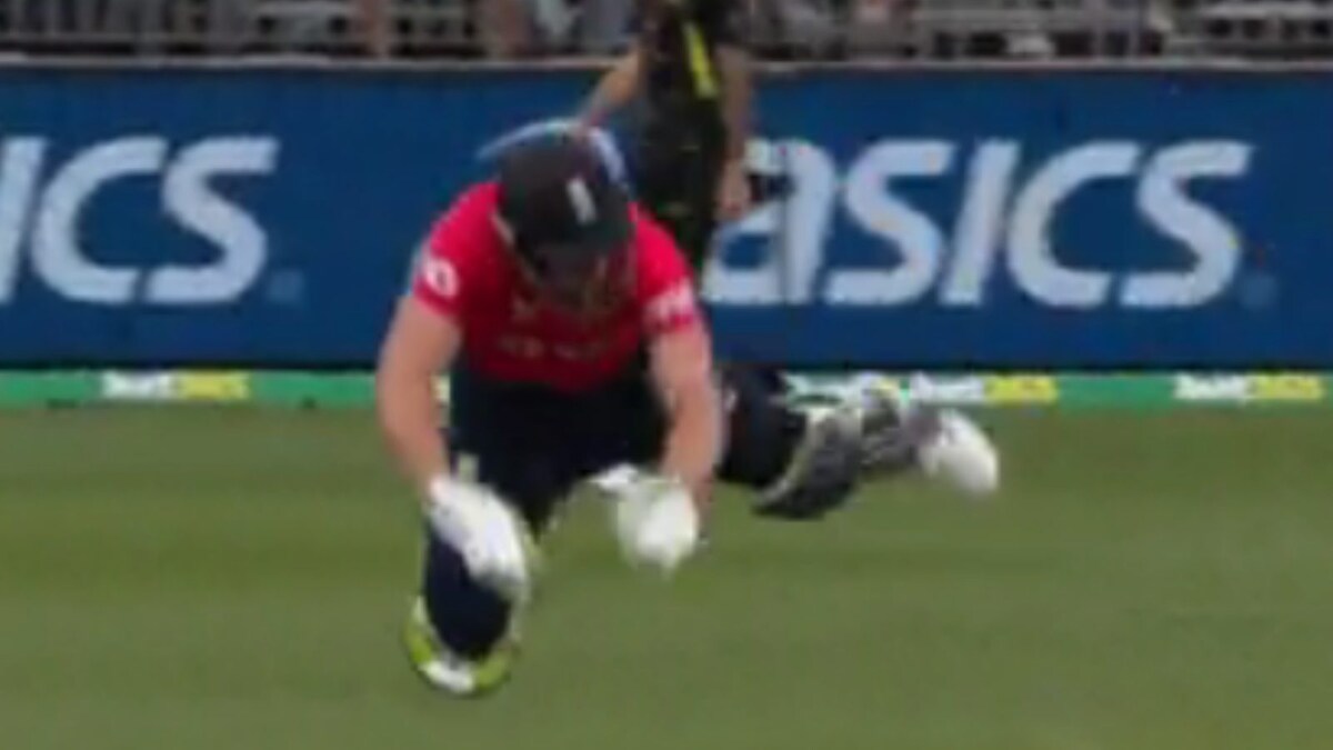 WATCH: Jos Buttler Escapes Freak Injury After His Bat Stuck Into Pads ...