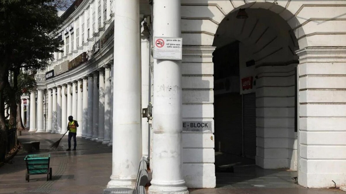 Black Walls, Last Painted Before CWG: Traders Demand Fresh White Coat ...