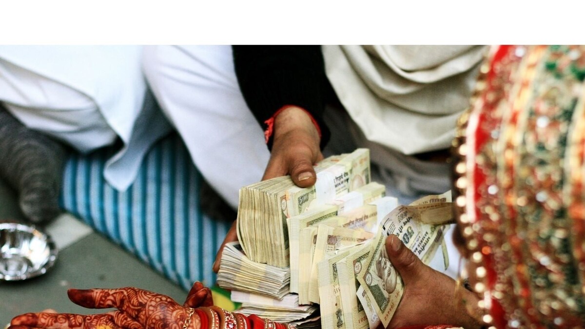 Andhra Woman Stages Silent Protest Outside In-laws' House Over Dowry ...