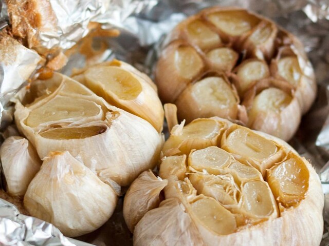 Try the 10-Minute Rule for Cooking Garlic To Preserve Its Health ...