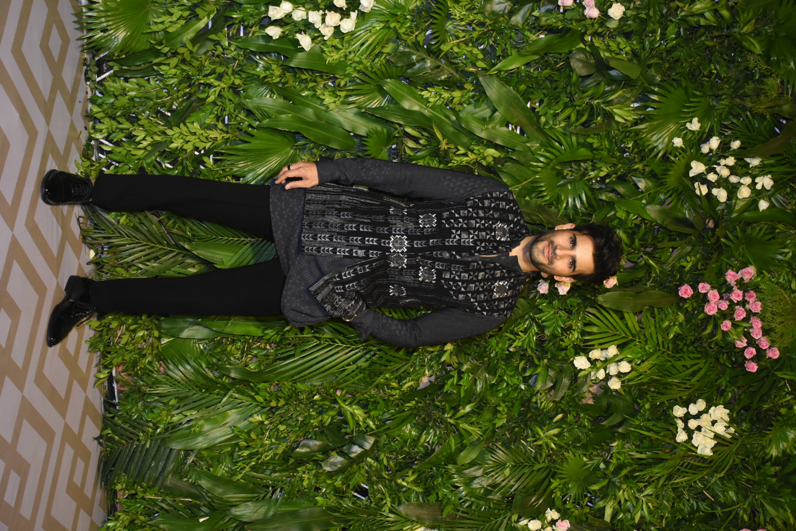 Kriti Sanon's Diwali Party Attended By Varun Dhawan, Ananya Panday ...