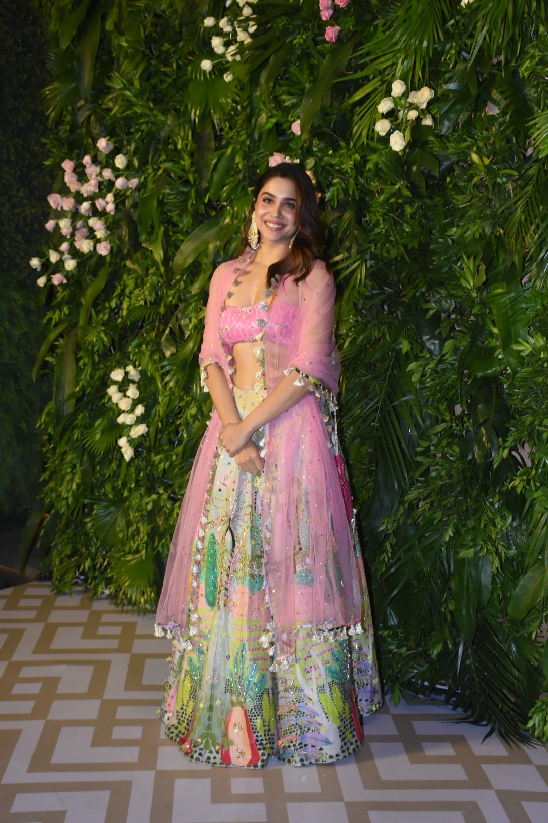 Kriti Sanon's Diwali Party Attended By Varun Dhawan, Ananya Panday ...