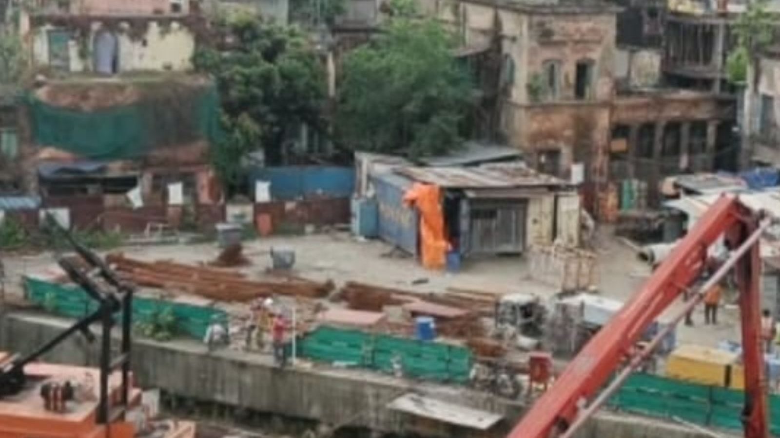 At Least 10 Houses in Kolkata's Bowbazar Develop Cracks During Metro ...