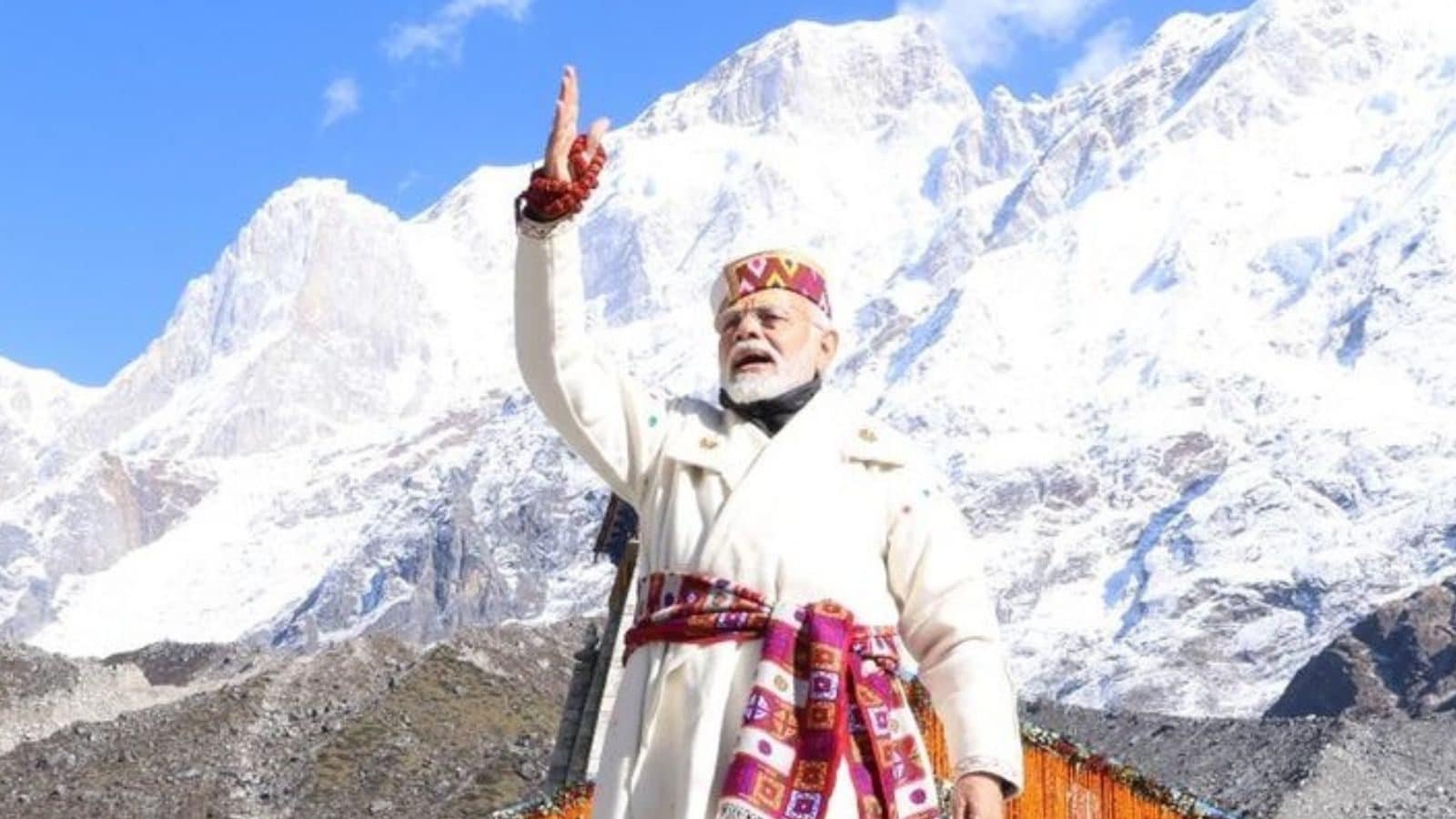 In Kedarnath, PM Modi Keeps Promise to Chamba Women, Dons Hand-Made ...