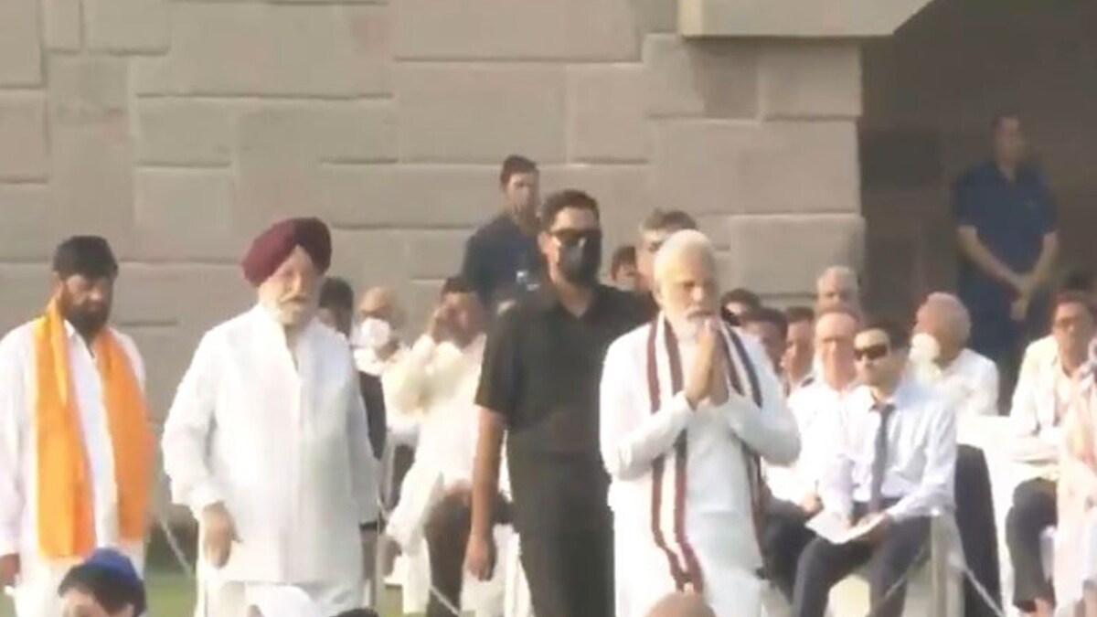 Gandhi Jayanti 2022 Updates: Modi, Prez Murmu Lead Tributes at Raj Ghat ...