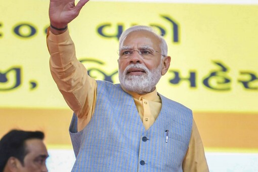 PM Modi Distributes Ayushman Cards Under PMJAY-MA Yojana in Guj, Says ...