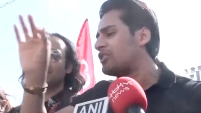 'Mother of All Matches': Momin Saqib Gives Hilarious Interview Just ...