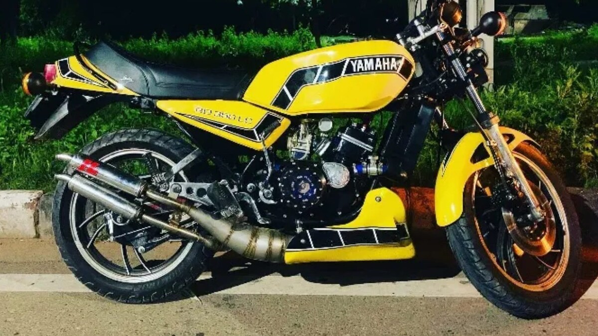 Captain Cool’s Mean Machine: MS Dhoni Shows off His Vintage Yamaha ...