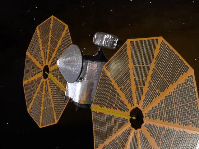 Nasas Lucy Spacecraft Shines Like A Diamond As It Streaks 220 Miles