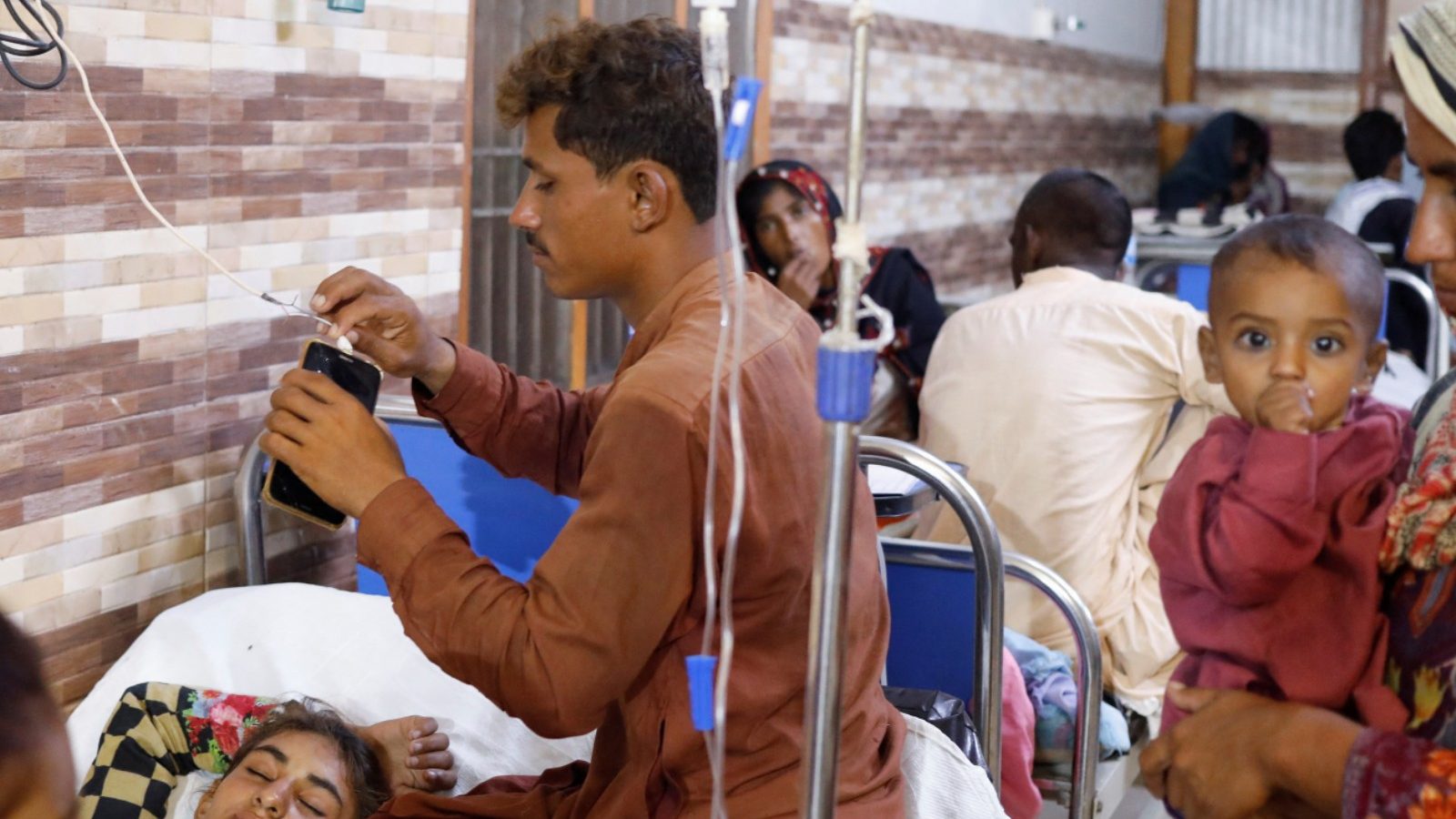 Pakistan Floods Aftermath: Wave of Diseases Plague Nation, 8 Million in ...