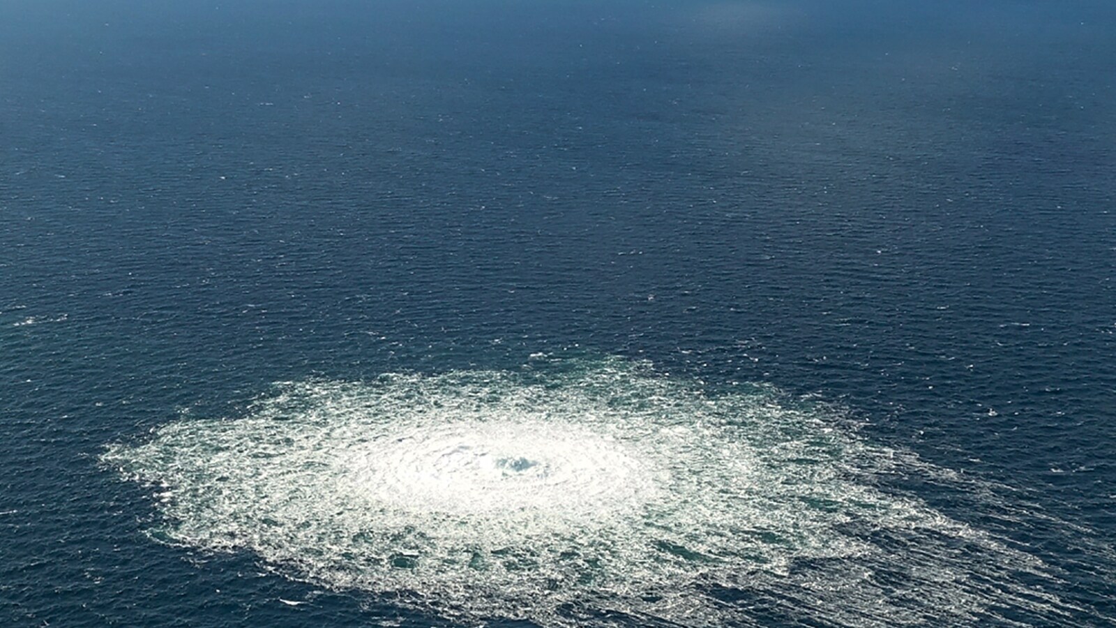 EXPLAINED: A Deep Dive Into Risks For Undersea Cables, Pipes - News18 EXPLAINED: A Deep Dive Into Risks For Undersea Cables, Pipes - News18