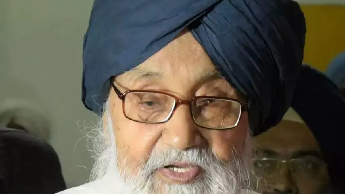 2015 Kotkapura Firing: Punjab Police SIT Questions SAD Patriarch Parkash Singh Badal - News18