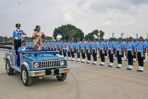 Air Force Day: Surya Kiran, Sarang Aerobatic Teams Dazzle Chandigarh ...