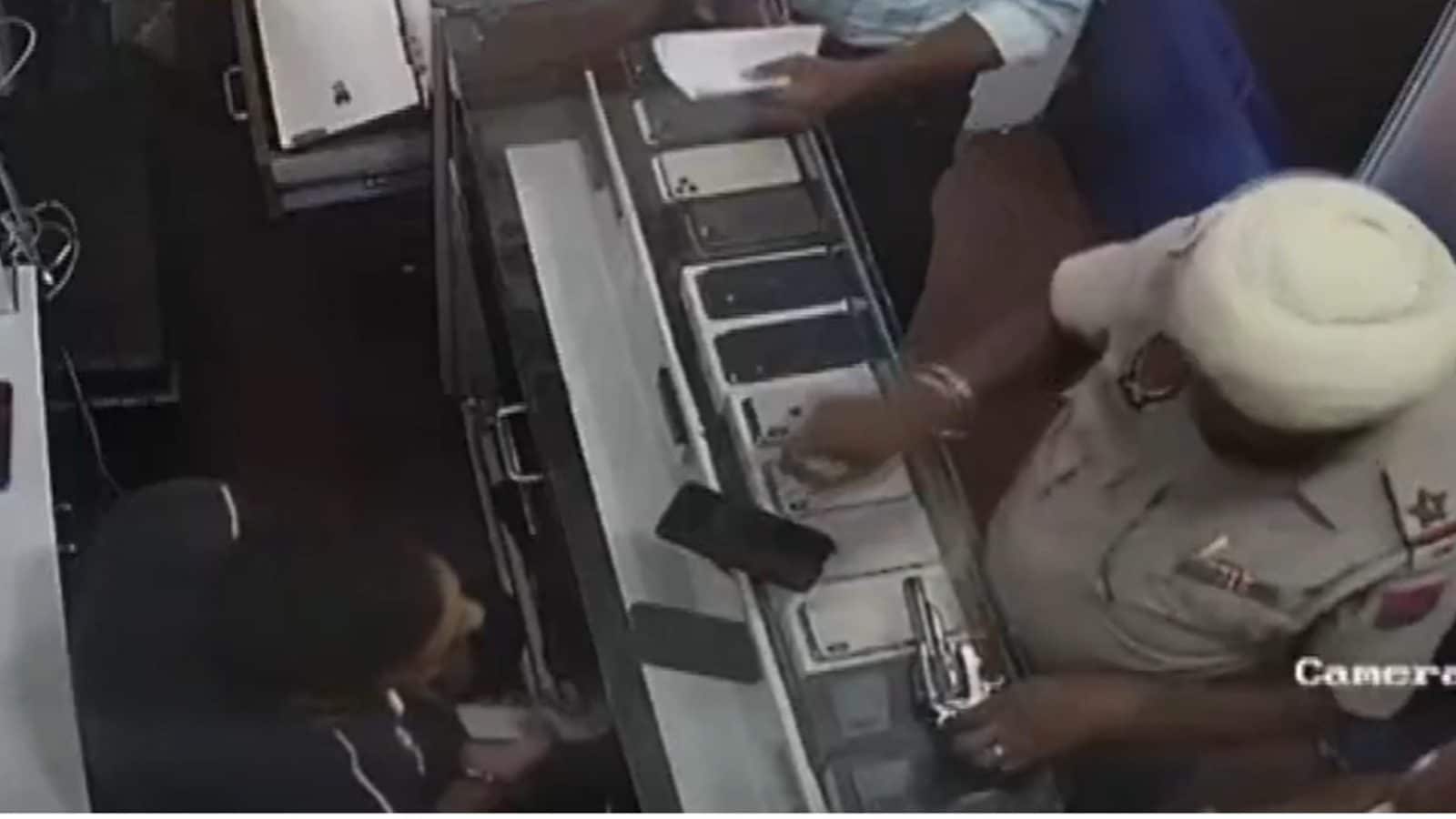Cop 'Accidently' Shoots Mobile Shop Employee in Amritsar, Bizarre ...