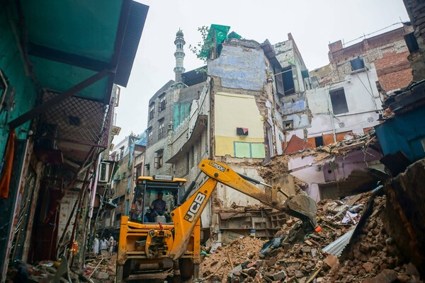 Weather News Updates: 27 Killed Across UP, 3 Dead in Delhi Roof ...