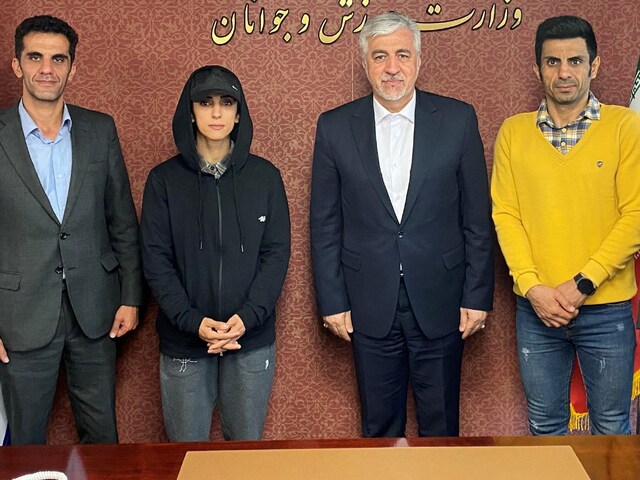 Iranian Climber Elnaz Rekabi, Who Competed without Hijab, Returns Home ...