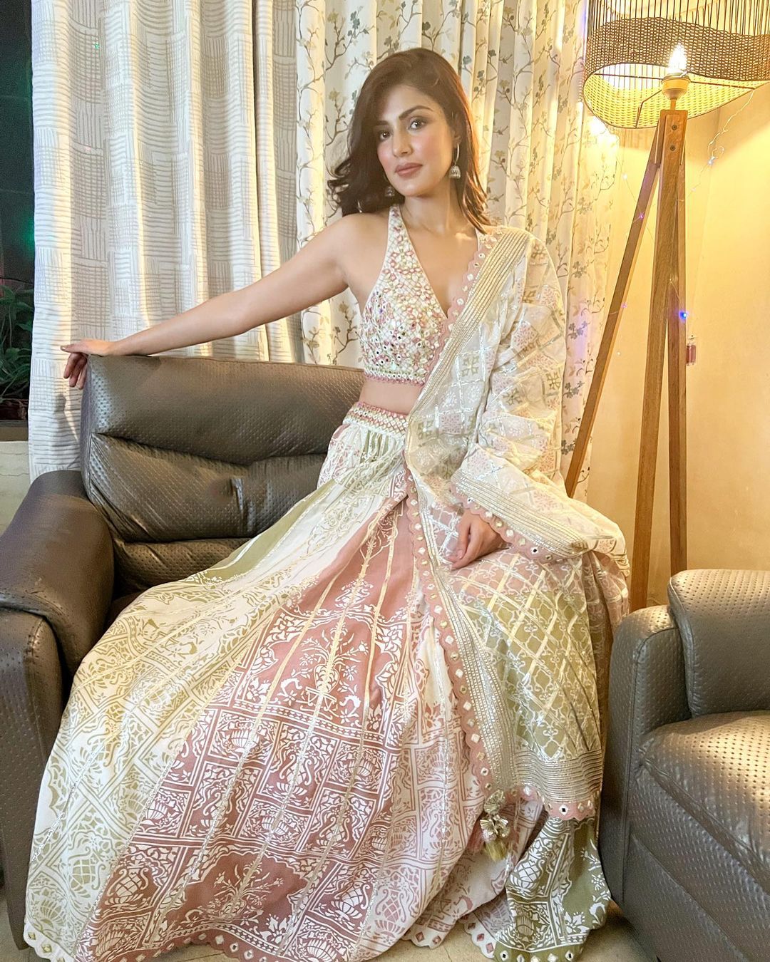 Rhea Chakraborty Makes The Internet Swoon With Her Stunning Pictures In ...
