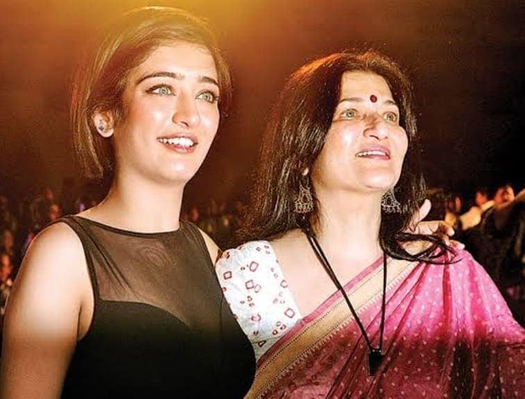 Akshara Haasan Birthday: Rare Photos of the Actress with Dad Kamal ...