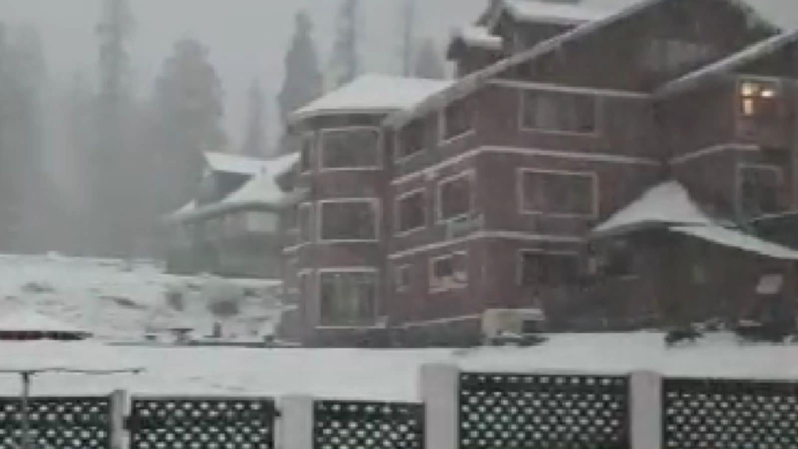 Major Highways Closed, High-altitude Villages Cut off After Snowfall ...