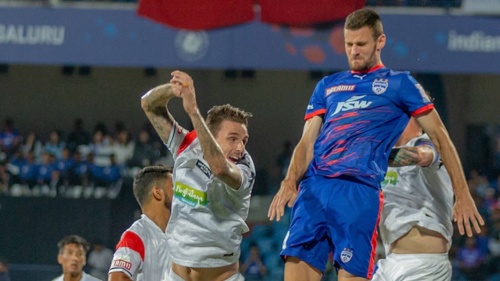 ISL 2022-23: Bengaluru FC Beat NorthEast United FC 1-0 | In Pics - News18