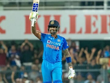 Suryakumar Yadav Breaks Glenn Maxwell's Magnificent T20I World Record - News18