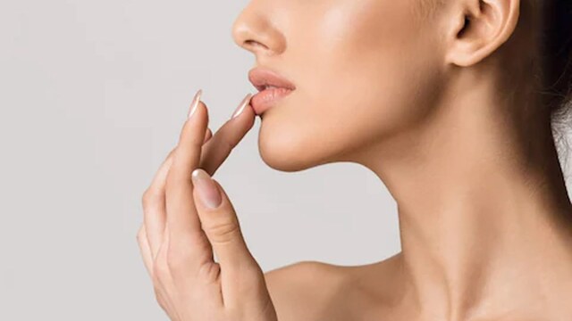 Getting The Perfect Cupid's Bow Lips Without Surgery | Lifestyle News ...