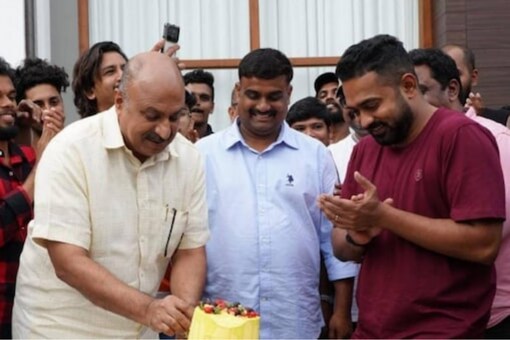 Team Kasargold Celebrate Sidhique And Rinny Divakar's Birthday. Pics ...