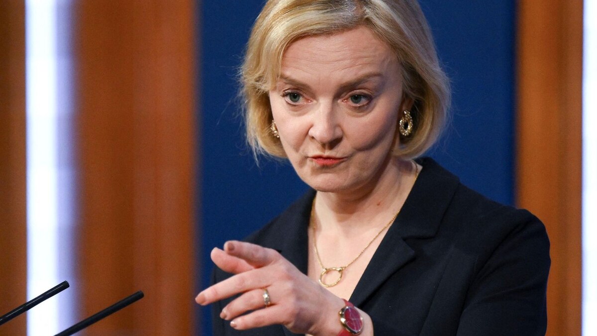 Liz Loses 'Trusst': 'Thatcherite' UK PM Who Went from Triumph to ...