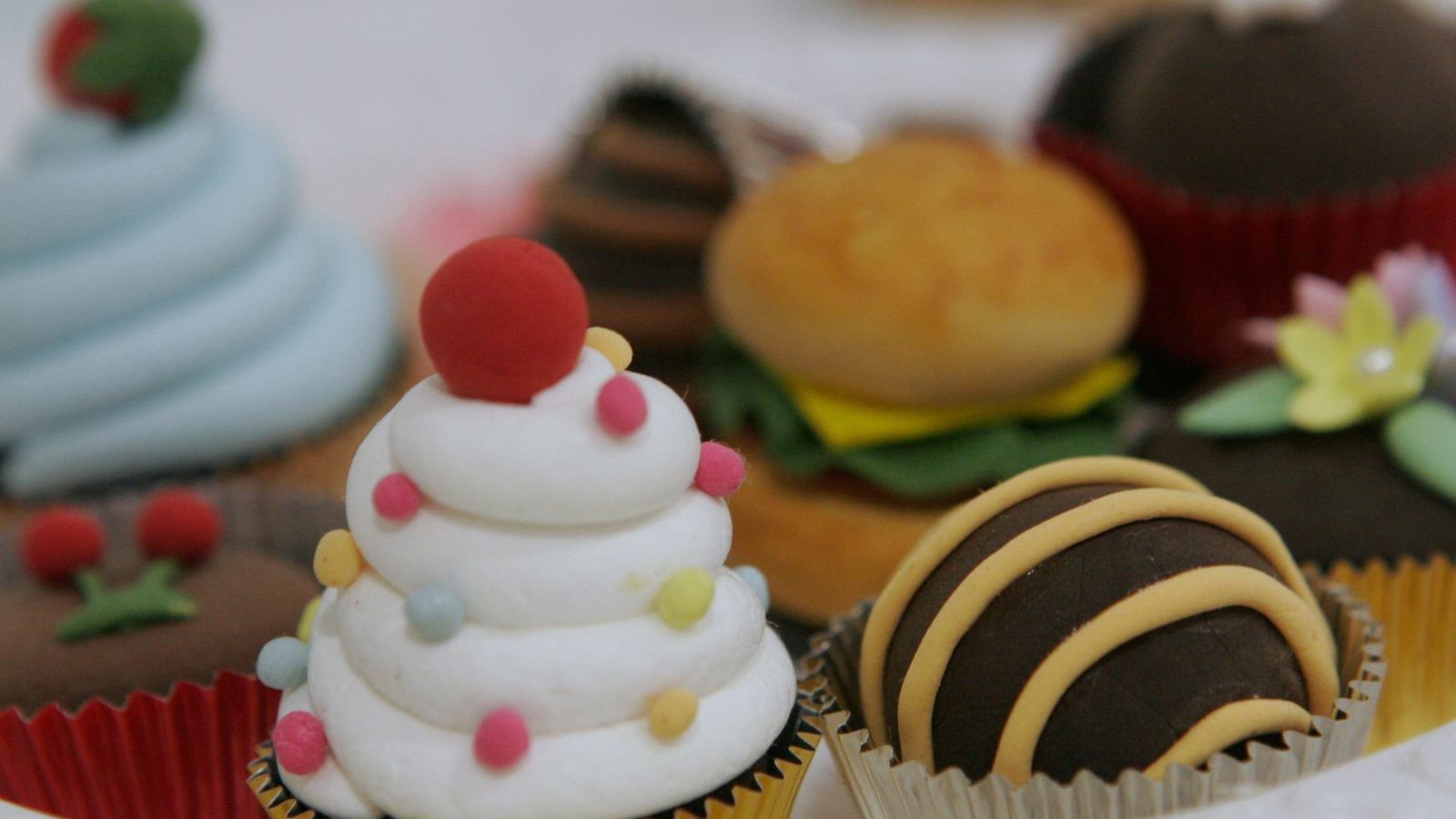 Life Imitates Tart: Japan Shop Mistakenly Sells Plastic Pastries ...
