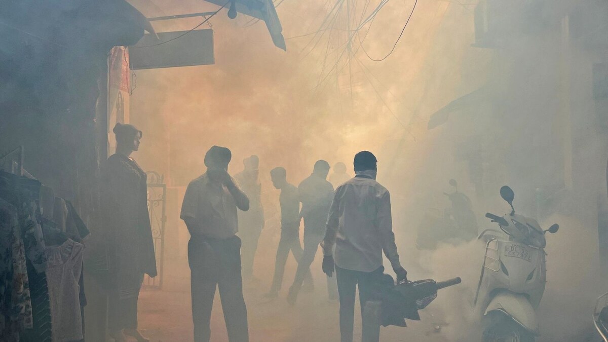 Delhi Air Becomes Unbreathable as AQI Reaches 'Severe' Mark; 24 ...