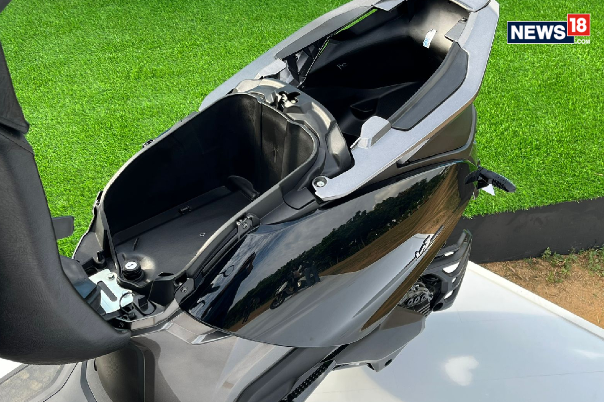 Hero Vida V1 Electric Scooter in Pics: See Design, Features and More in ...