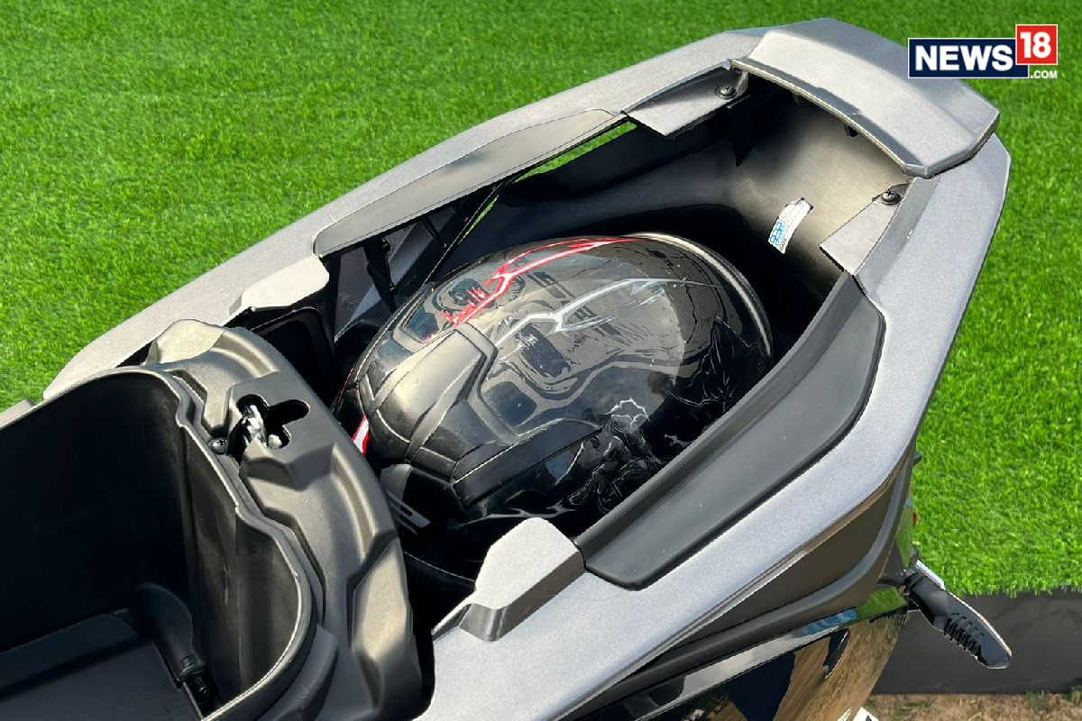 Hero Vida V1 Electric Scooter in Pics: See Design, Features and More in ...