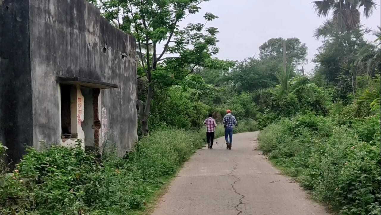 Haunted? Uninhabited For Years, This Village Sees People on the Night ...