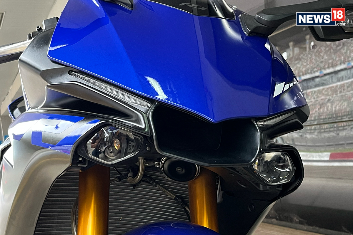 Yamaha YZF R1 in Pics: See Design, Features and More in Detail - News18