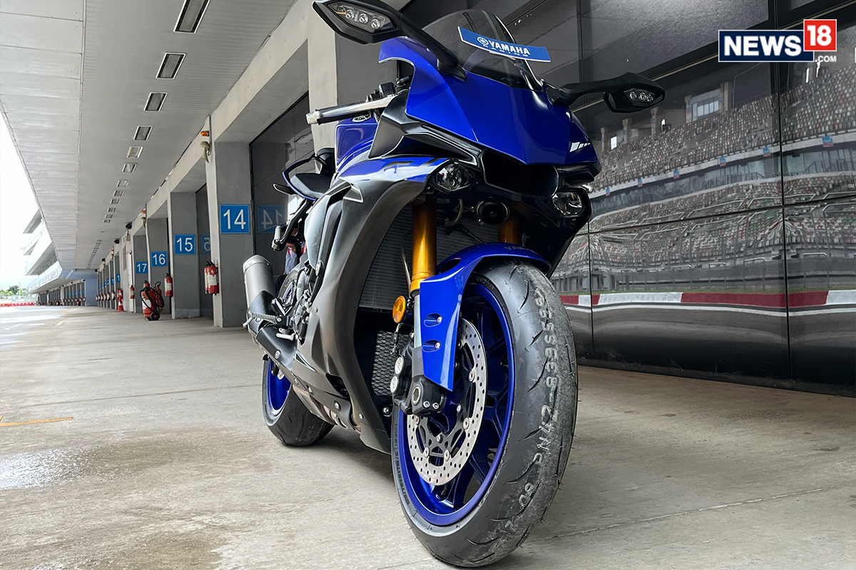 Yamaha YZF R1 in Pics: See Design, Features and More in Detail - News18