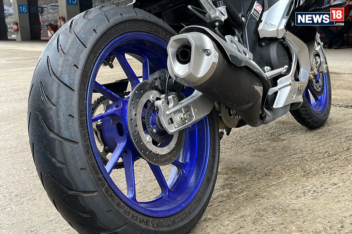 Yamaha R15 V4 M in Pics: See Design, Features and More in Detail - News18