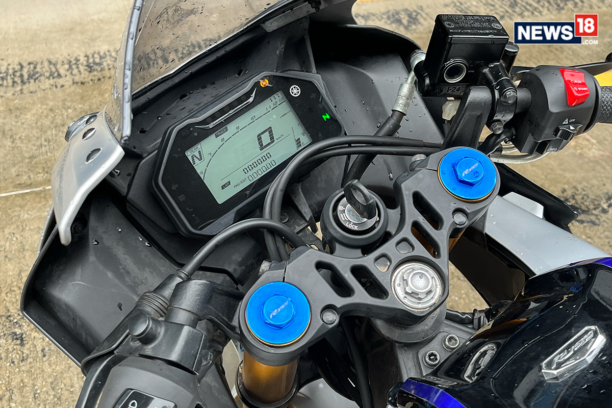 Yamaha R15 V4 M in Pics: See Design, Features and More in Detail - News18