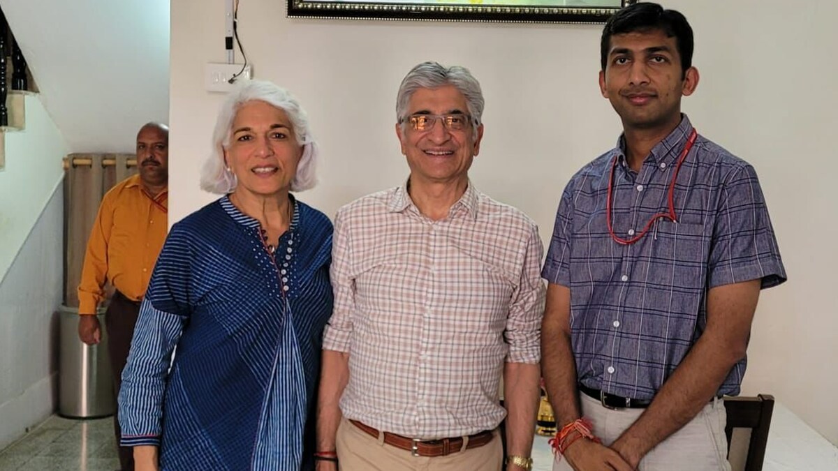 UK PM Rishi Sunak’s Parents Yashvir and Usha Visited Vaishno Devi ...