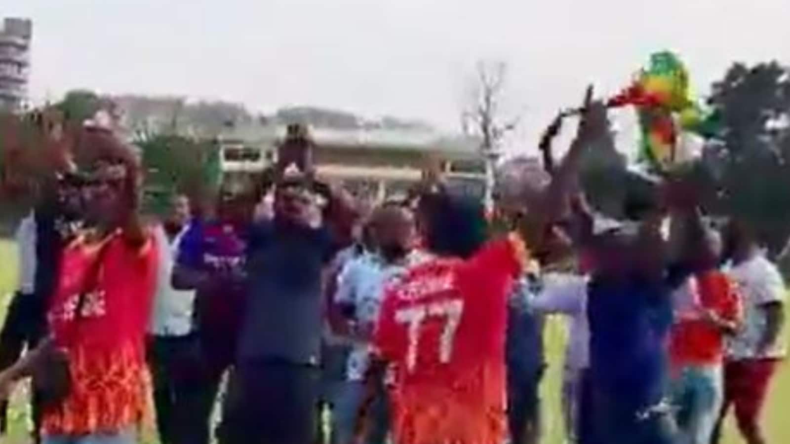 Zimbabwe Fans Dance, Sing After T20 World Cup Win Over Pakistan in ...