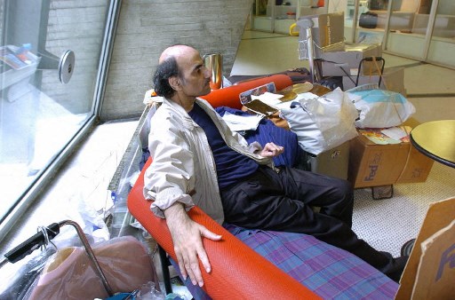Iranian Refugee Who Lived in Paris Airport for 18 Years Dies | World ...