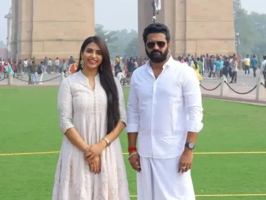 Rishab Shetty And Sapthami Gowda Promote Kantara At India Gate In New ...