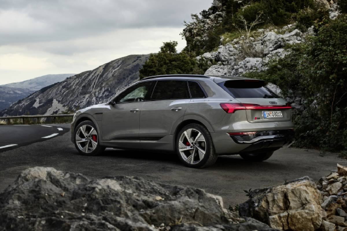 All-Electric Audi Q8 e-tron SUV Unveiled with 530 Km Range, India ...