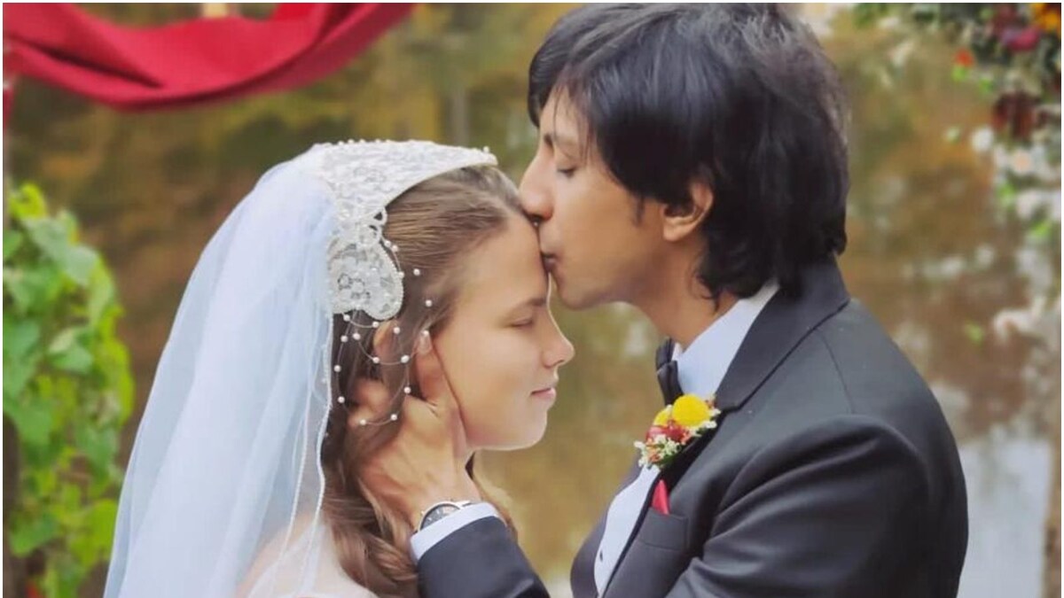 Anshuman Jha Ties the Knot With His Fiancee Sierra in Private Ceremony in the US - News18