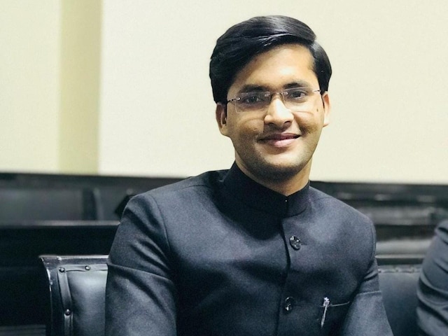 Success Story: Know how Auto Driver's son Ansar Shaikh Became Youngest ...