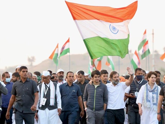 Robert Vadra a Victim of Fraud, BJP Levelling False Charges Against Him ...