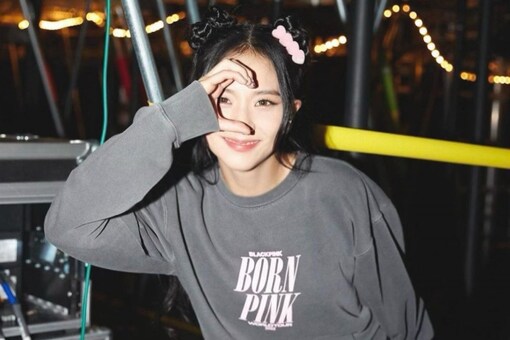 Blackpink Jisoo Spotted With Lump In Her Neck Yg Ent Give Blinks An Assuring Health Update