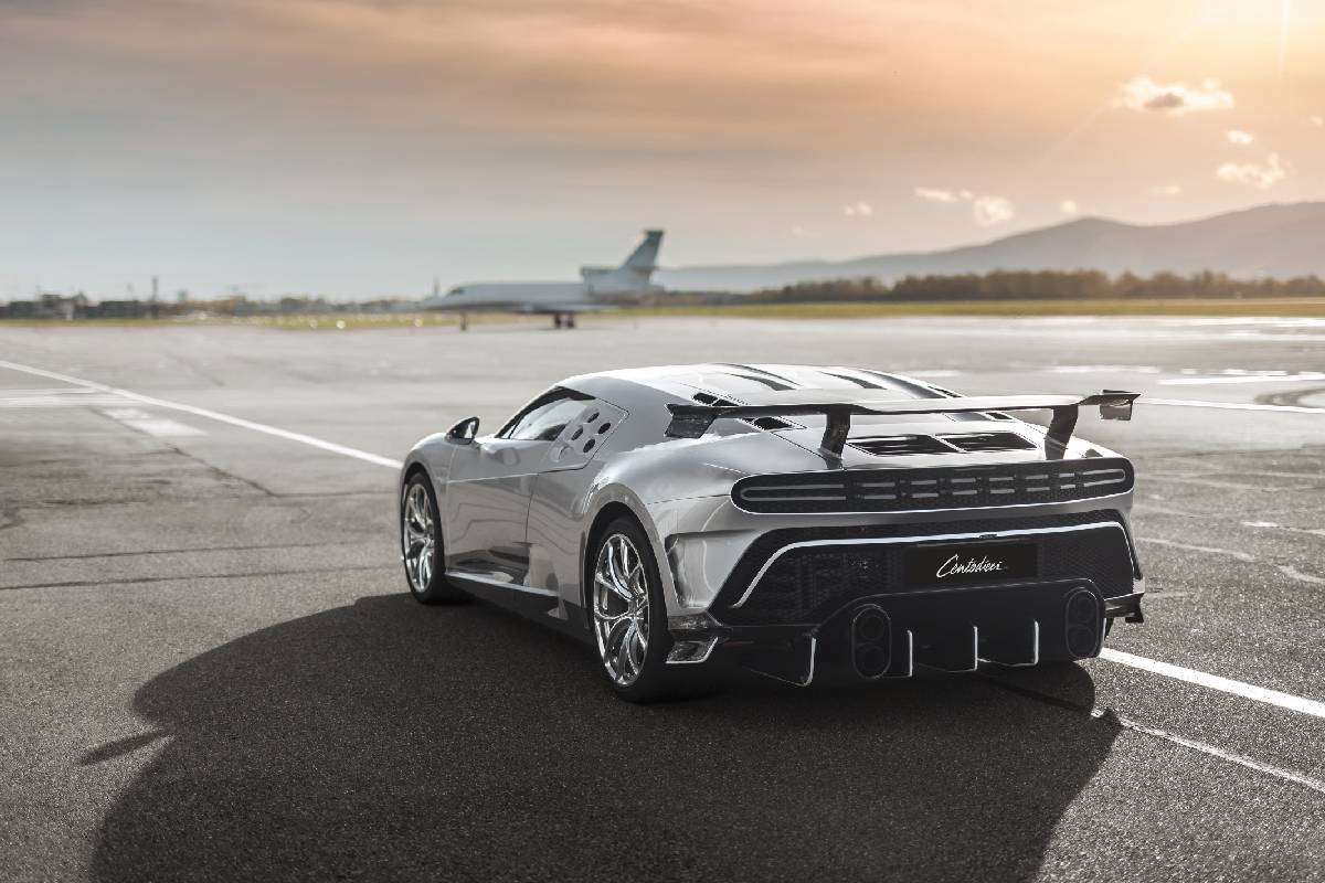 Bugatti Centodieci in Pics: See Design, Features, and More in Detail ...