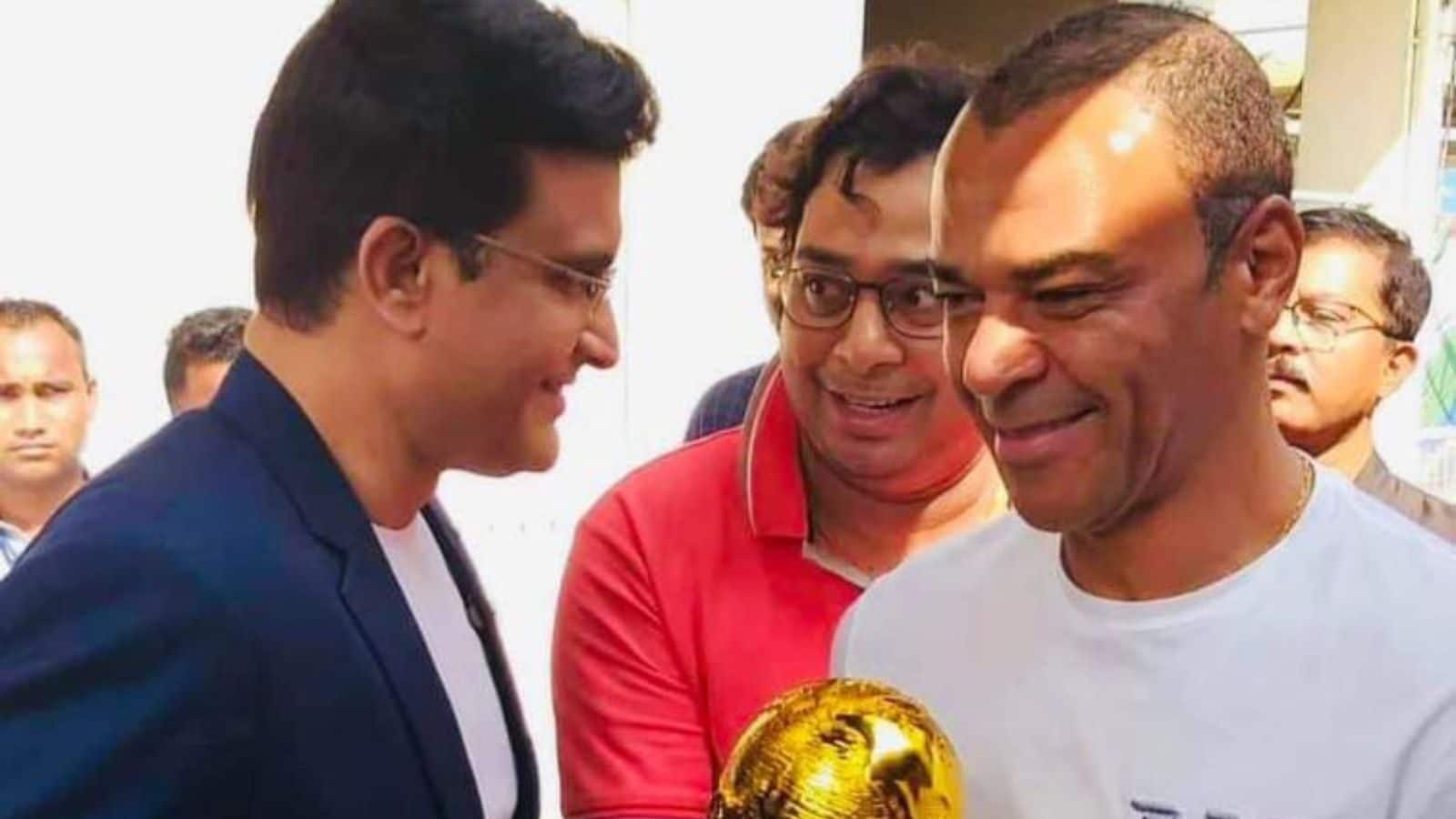 'Maradona or Pele?: Sourav Ganguly Asks Cafu at Eden After Discussing ...